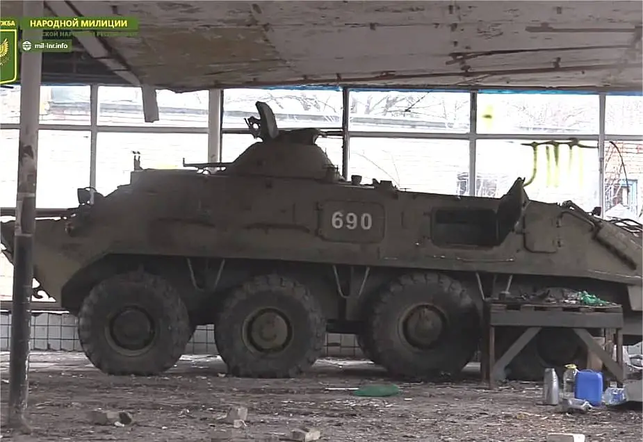 SA-15 9M330 Gauntlet TOR-M1 armoured vehicle air defense missile system ...