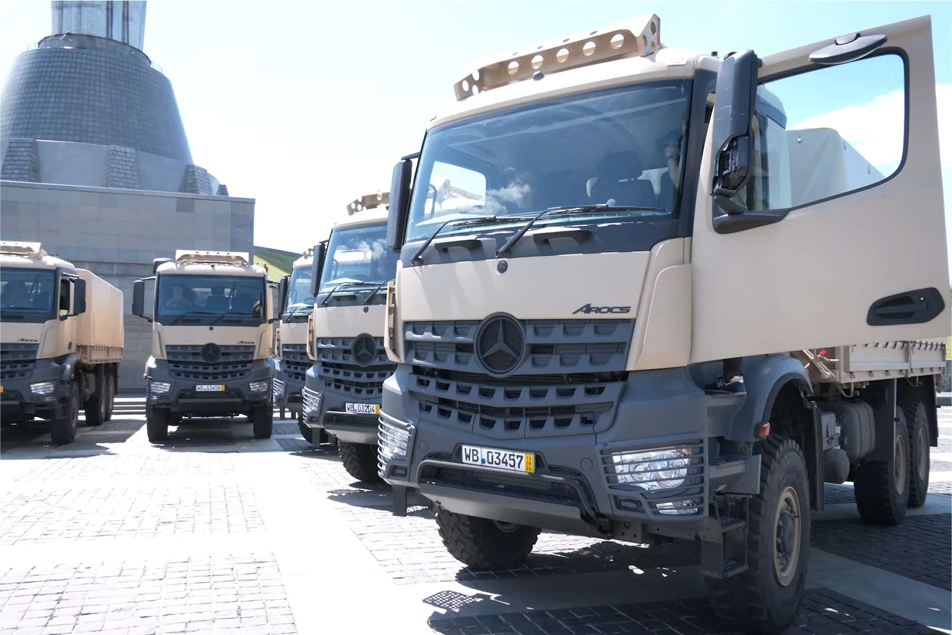 Ukraine Receives 41 Mercedes Arocs Trucks from Germany for Border Units
