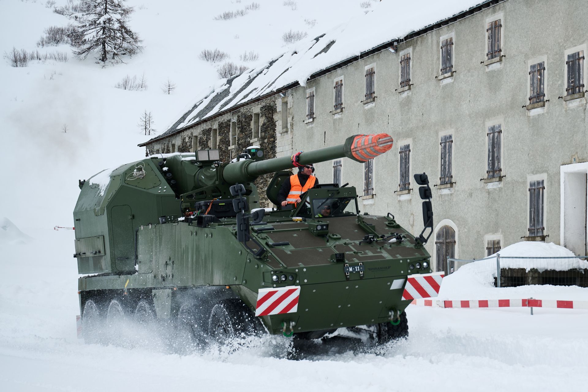 Switzerland Selects AGM Artillery Module on Piranha IV to Replace M109 ...