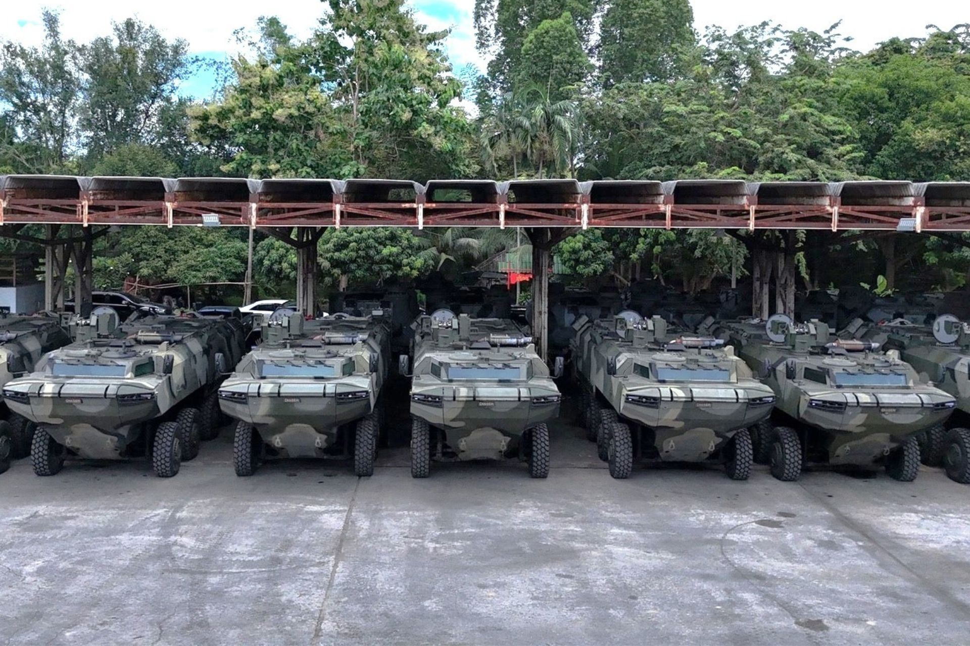 Chaiseri Thailand Delivers Seven AWAV 8x8 Amphibious Vehicles to Royal ...